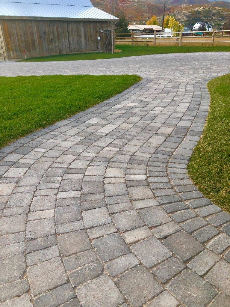 Driveway & Walkways | Strong Rock Pavers